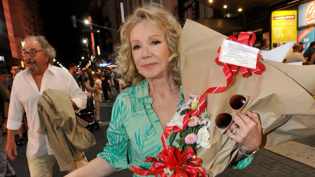 Julie batcha porno jessica is a slim beauty w/ beautiful