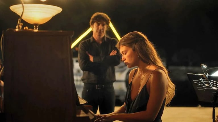 La Serie Romántica Griega Que Está En El Top 10 De Netflix ¿de Qué Trata El Maestro Y La Música 
