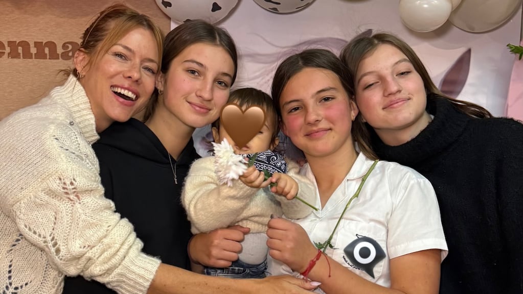 Nicole Neumann celebró el cumpleaños de Sienna junto a sus hijos ...