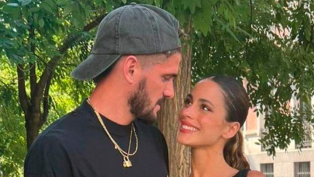 Rodrigo de Paul dejó espiar su salida romántica con Tini Stoessel: la ...